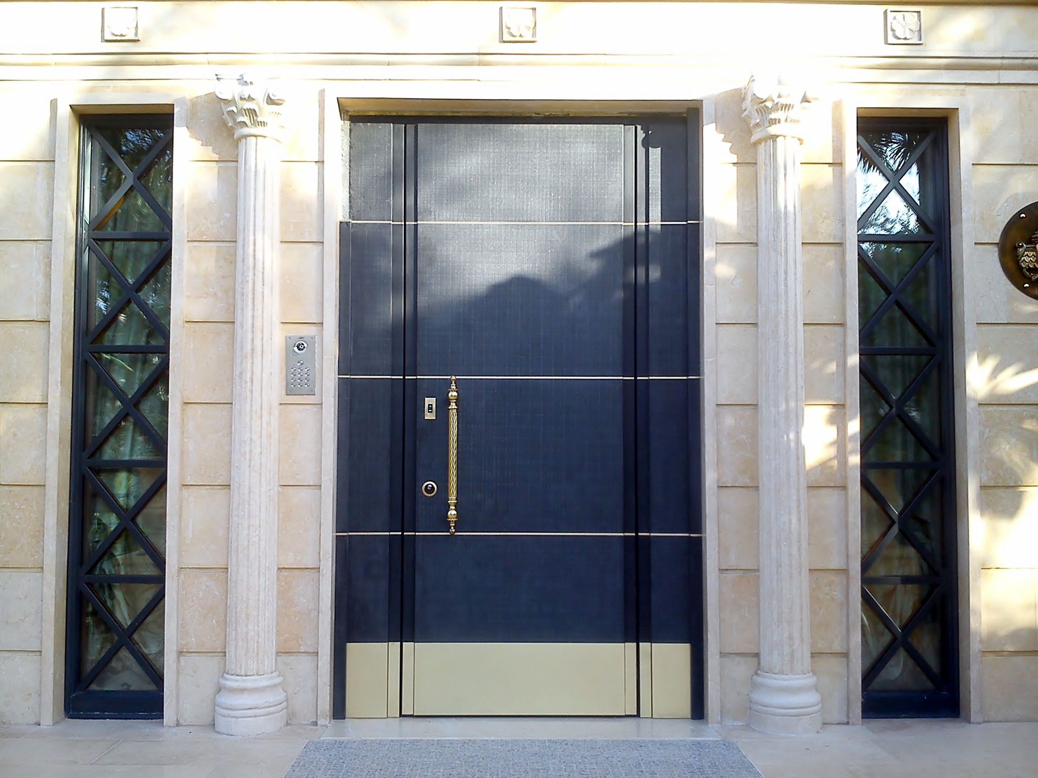 Reinforced Doors - Finestre Saliscendi